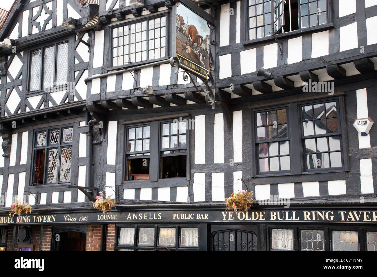 Die alte bullen taverne -Fotos und -Bildmaterial in hoher Auflösung – Alamy