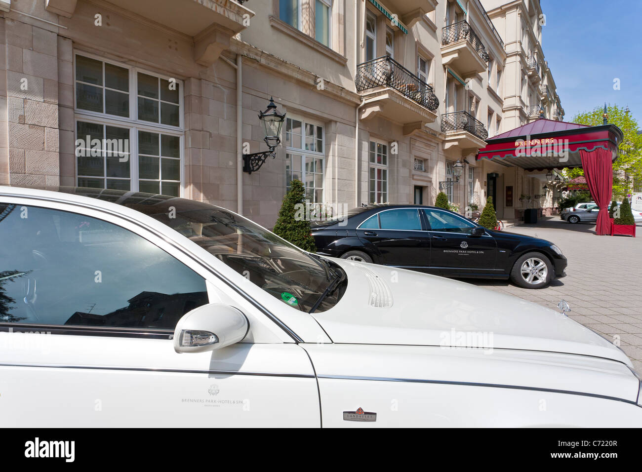 MAYBACH AUTO, HOTEL BRENNERS, HOTEL UND SPA, LUXUSHOTEL, GRANDHOTEL ...