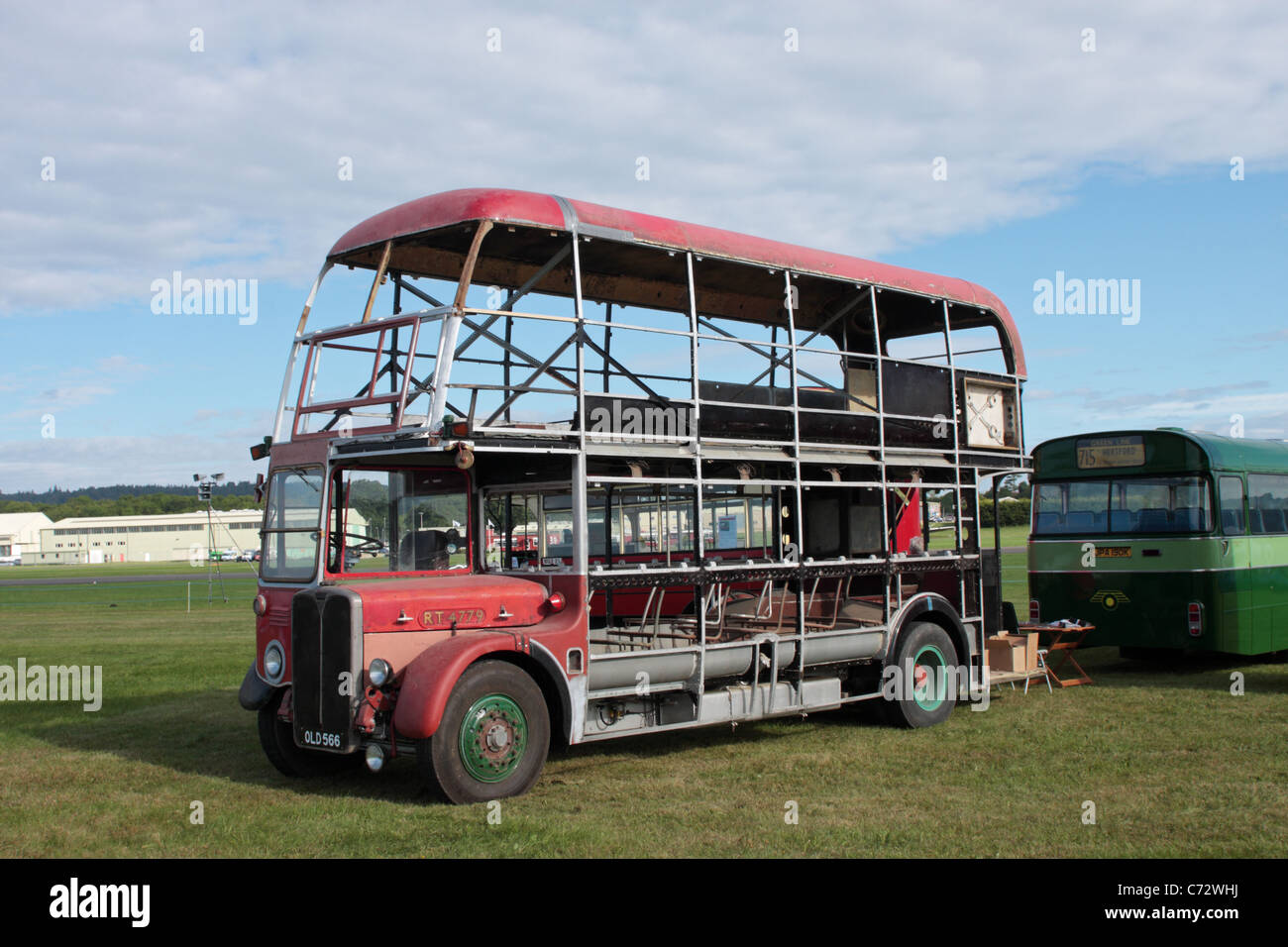 Ein AEC-RT unter Wiederherstellung auf dem Display an den Flügeln und ...