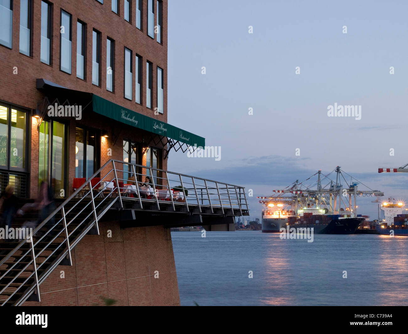 Harbour hamburg -Fotos und -Bildmaterial in hoher Auflösung – Alamy