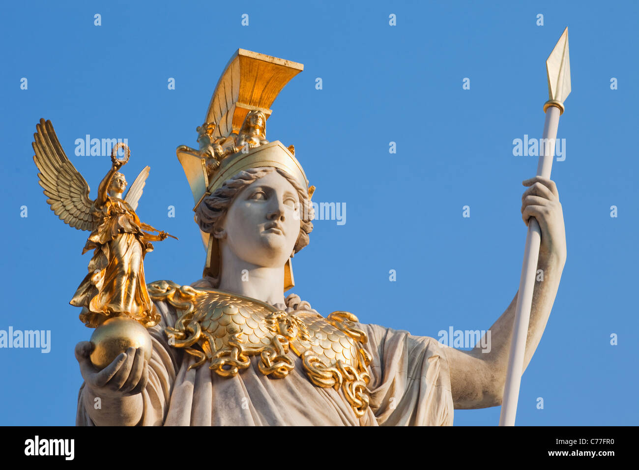 Athena pallas statue -Fotos und -Bildmaterial in hoher Auflösung – Alamy