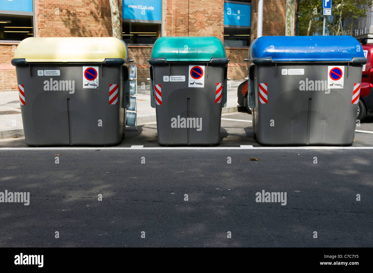 Kunststoffverpackung mit recycling logo -Fotos und -Bildmaterial in ...