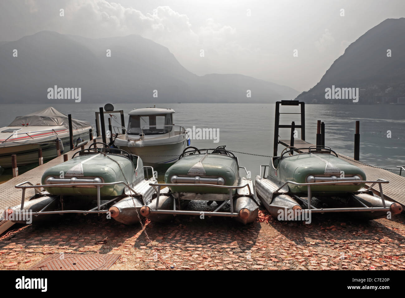 Old Pedal Boats Stockfotos und -bilder Kaufen - Alamy