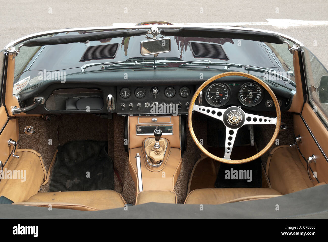 Cockpit e type jaguar sports car -Fotos und -Bildmaterial in hoher ...
