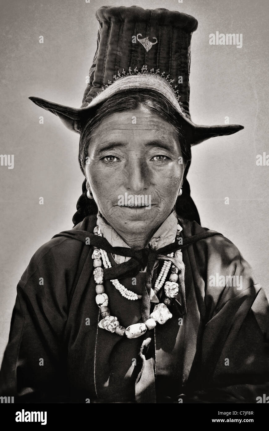 Gesichter über Grenzen hinweg, Porträts von Ladakh, Himalaya ... Gesichter über Grenzen hinweg, Porträts von Ladakh, Himalaya ...