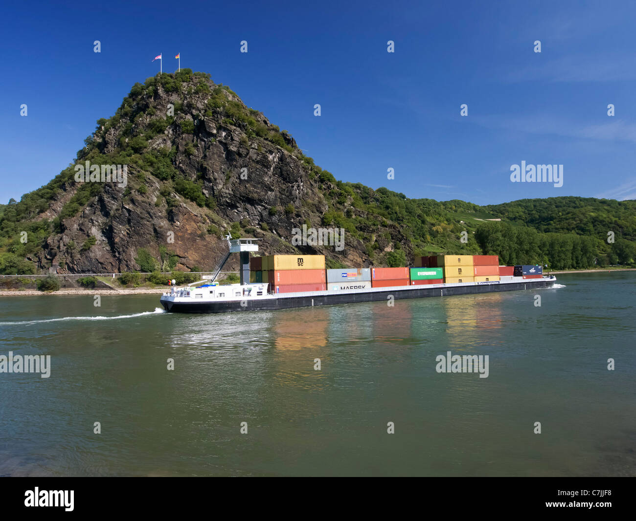 Große Schiff Container Fracht tragen übergibt Loreley-Felsen am Rhein ...