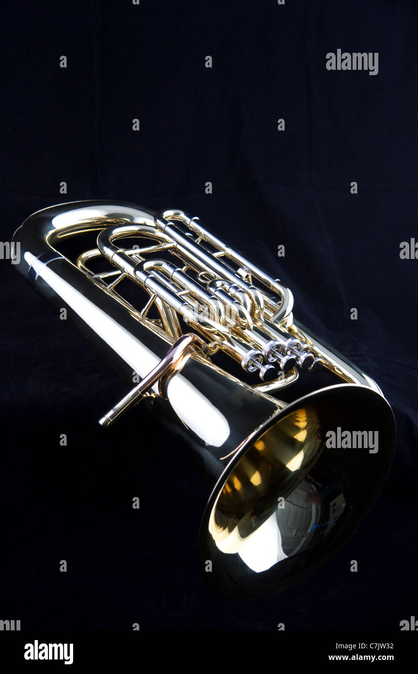 Bass tuba -Fotos und -Bildmaterial in hoher Auflösung – Alamy