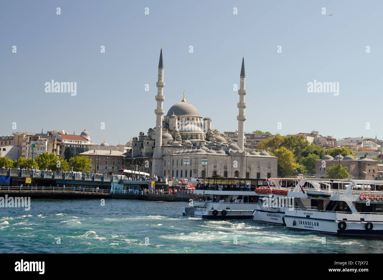 Türkei, Istanbul. Die neue Moschee (aka Yeni Camii oder die Valide ...