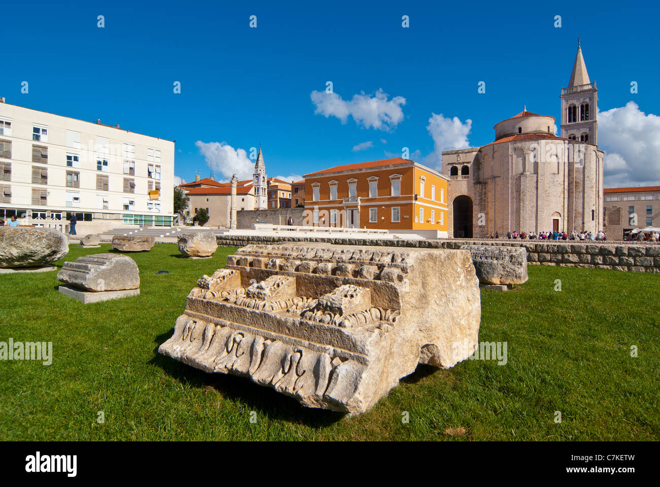 Zentrum von Zadar, Kroatien. Das Forum Romanum mit wöchentliche St ...