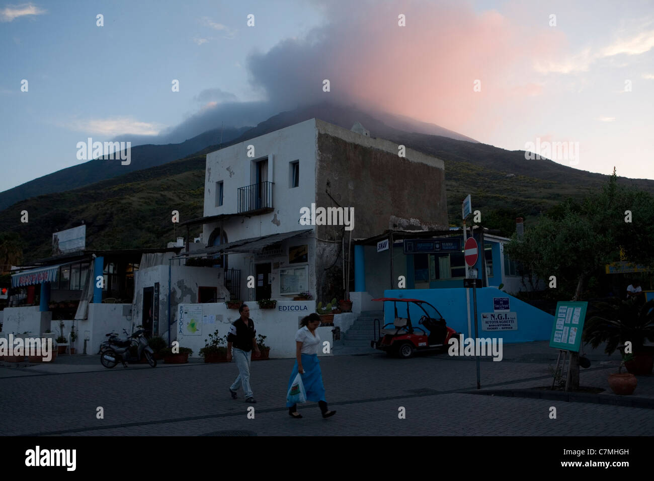 Stromboli Village Stockfotos und -bilder Kaufen - Alamy