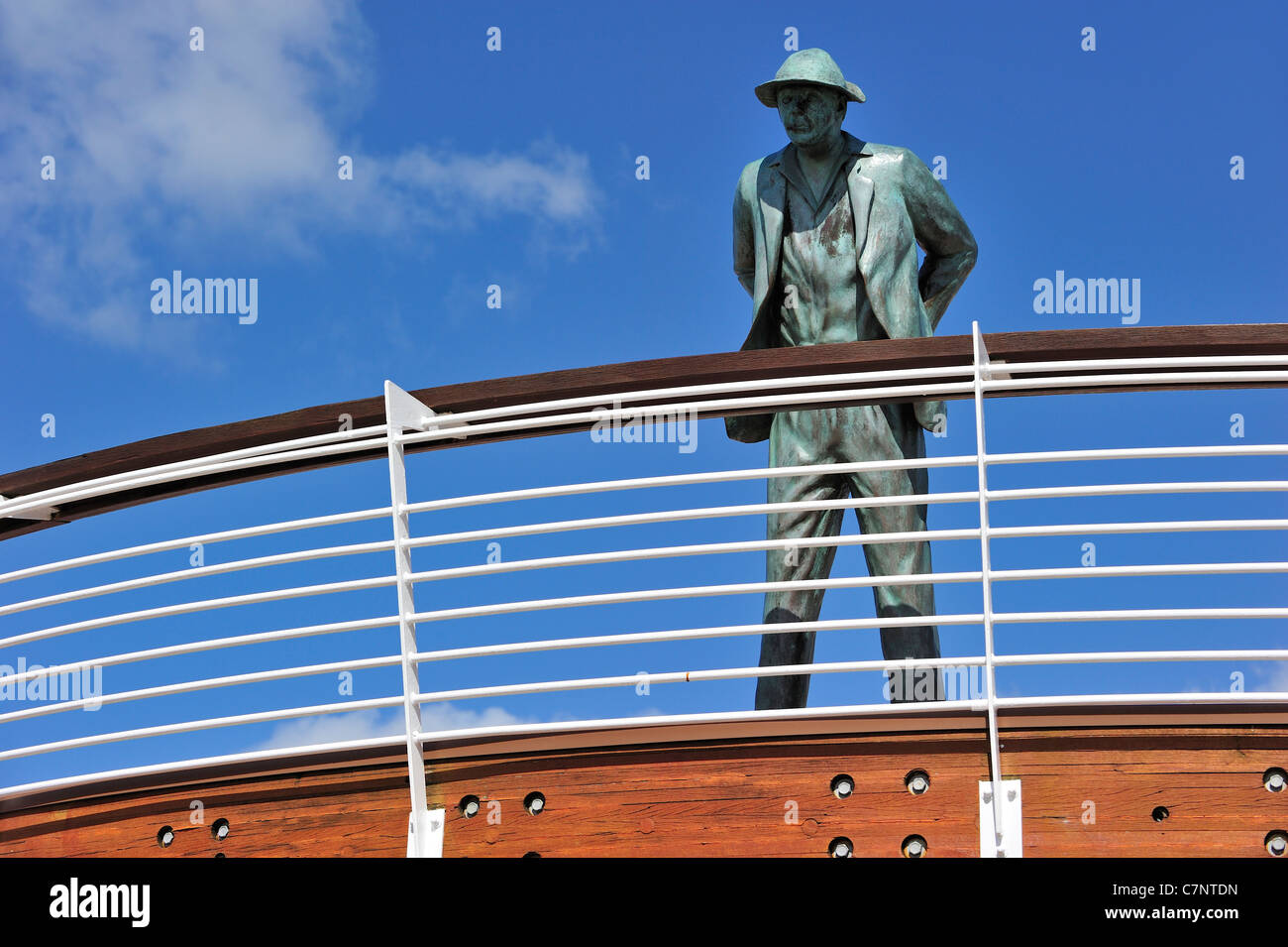 Statue of jacques tati -Fotos und -Bildmaterial in hoher Auflösung – Alamy