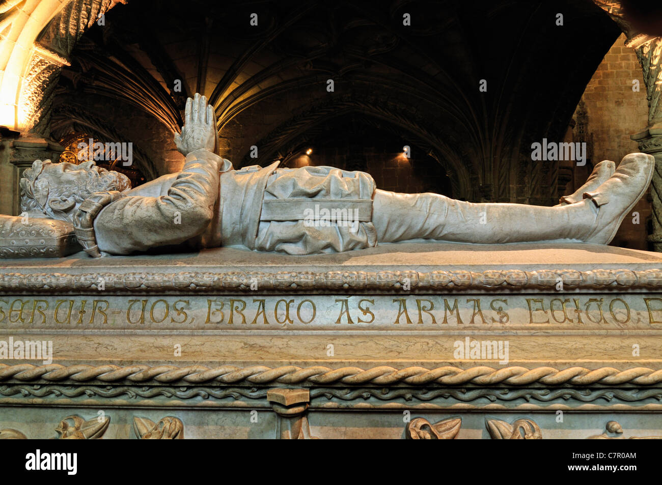 Grab von luis vaz de camoes -Fotos und -Bildmaterial in hoher Auflösung ...