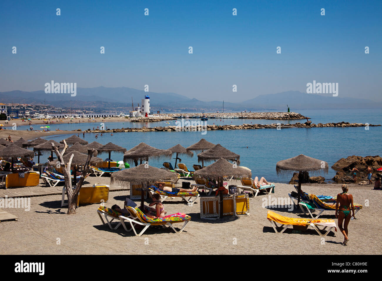 Strand La Duquesa Manilva Malaga Andalusien Spanien Stockfotografie - Alamy