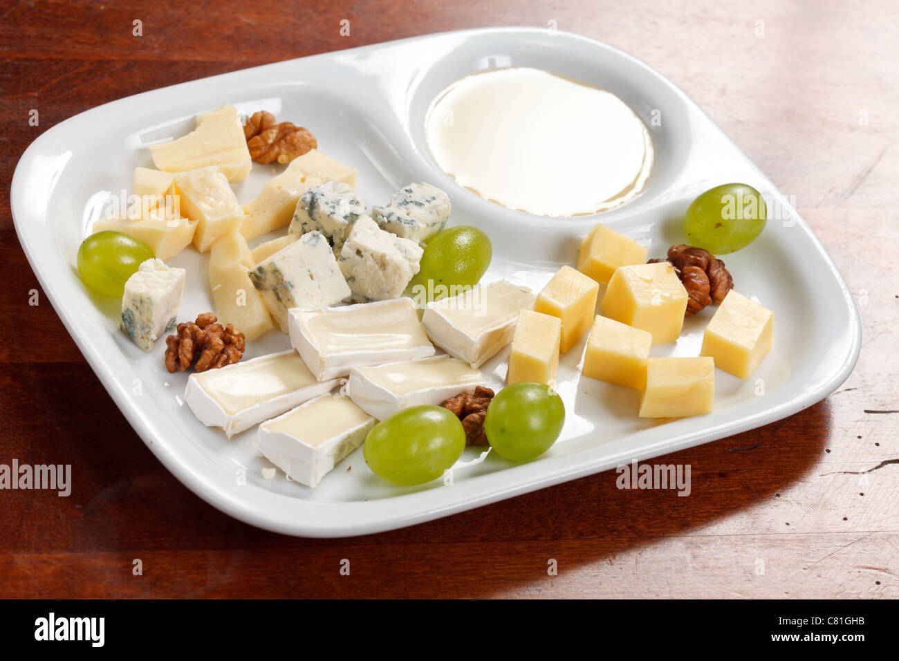 Cheese plate -Fotos und -Bildmaterial in hoher Auflösung – Alamy