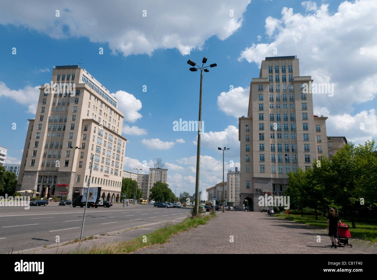 Karl marx straße -Fotos und -Bildmaterial in hoher Auflösung - Seite 4 ...