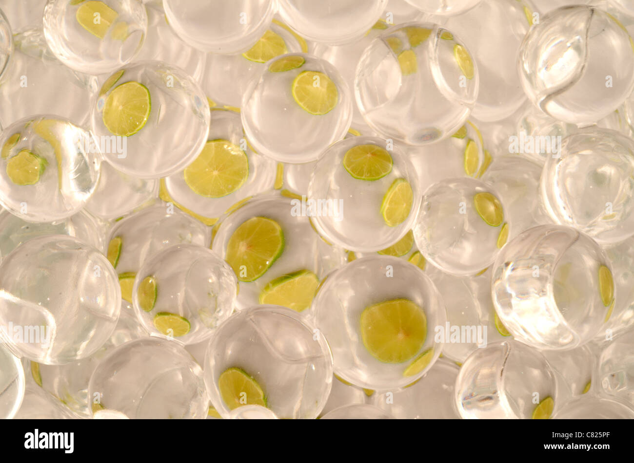 Slice of lemon -Fotos und -Bildmaterial in hoher Auflösung – Alamy