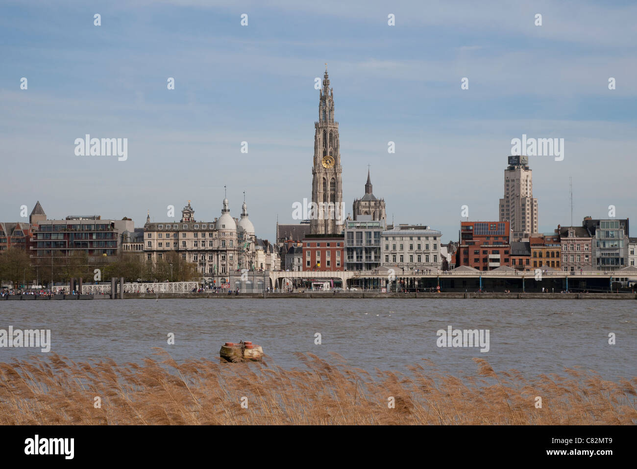 Auf der schelde bei antwerpen -Fotos und -Bildmaterial in hoher ...