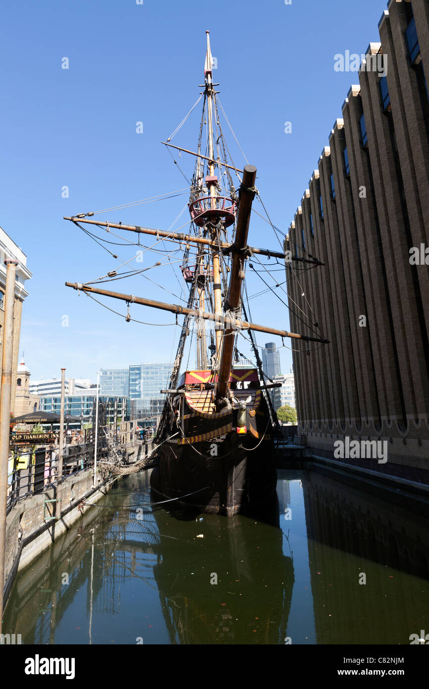 Queen elizabeth golden hind ship -Fotos und -Bildmaterial in hoher ...