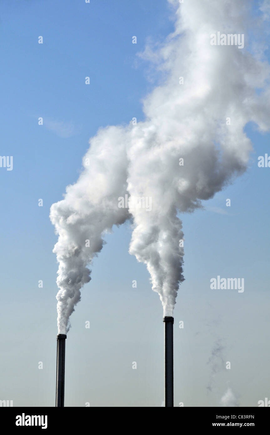 Luftverschmutzung blauen himmel emissionen umwelt -Fotos und ...