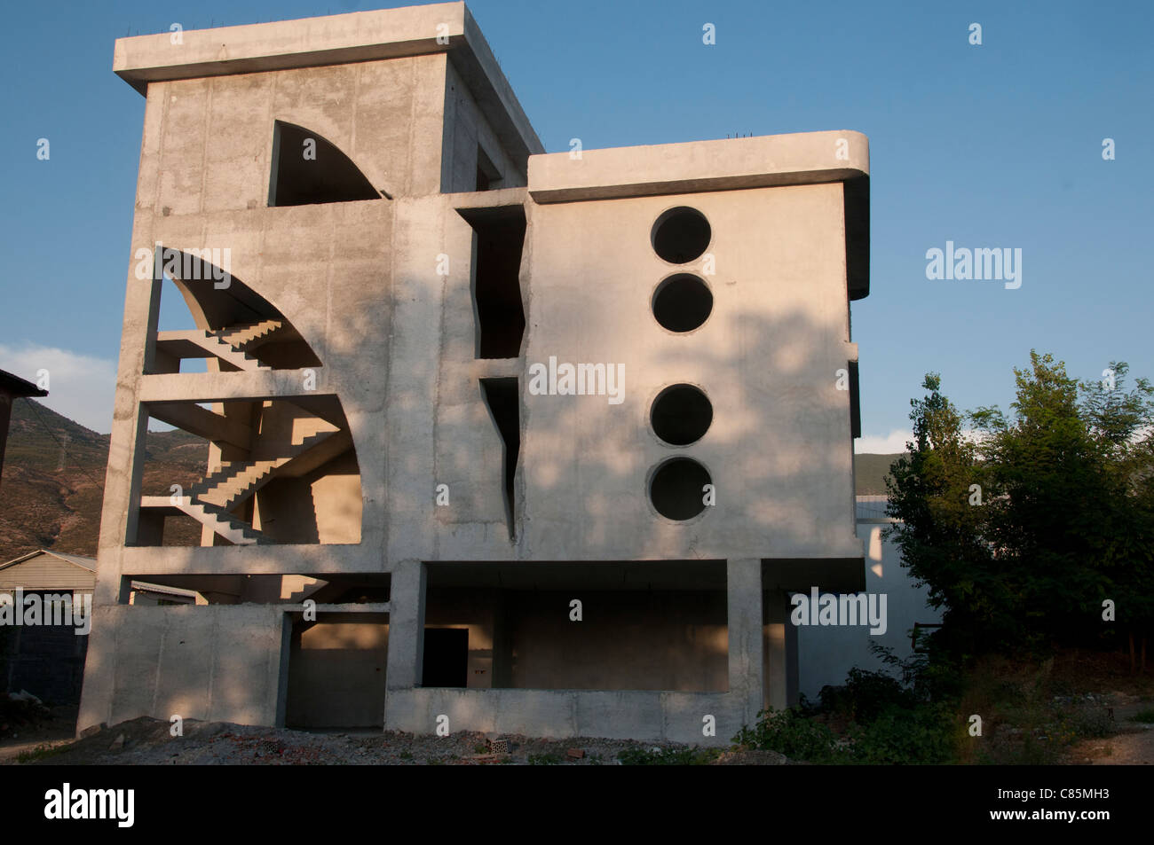 Modernistisches haus -Fotos und -Bildmaterial in hoher Auflösung – Alamy