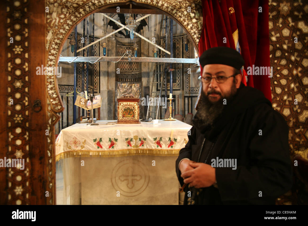 Ägyptischer Priester Stockfotos und -bilder Kaufen - Alamy