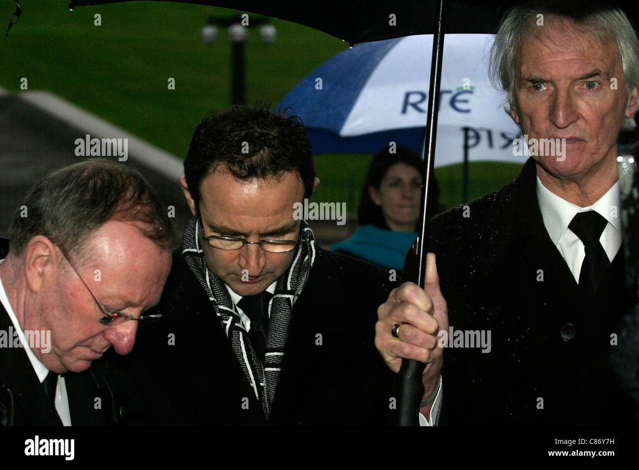 Denis Taylor, Martin O'Neill und Derek Dougan George Best Beerdigung ...