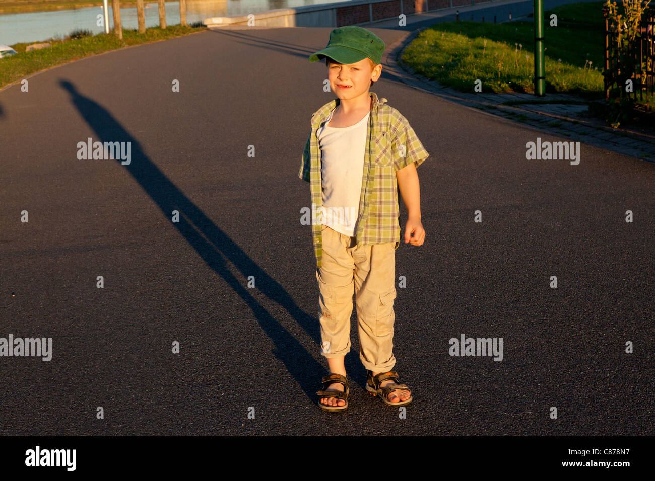 Lange weste -Fotos und -Bildmaterial in hoher Auflösung – Alamy