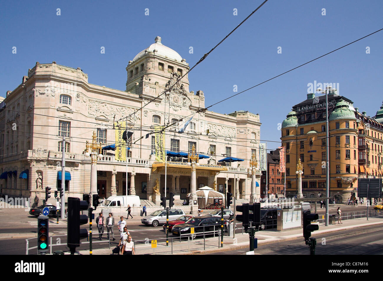 Stockholm dramatiska teatern -Fotos und -Bildmaterial in hoher ...