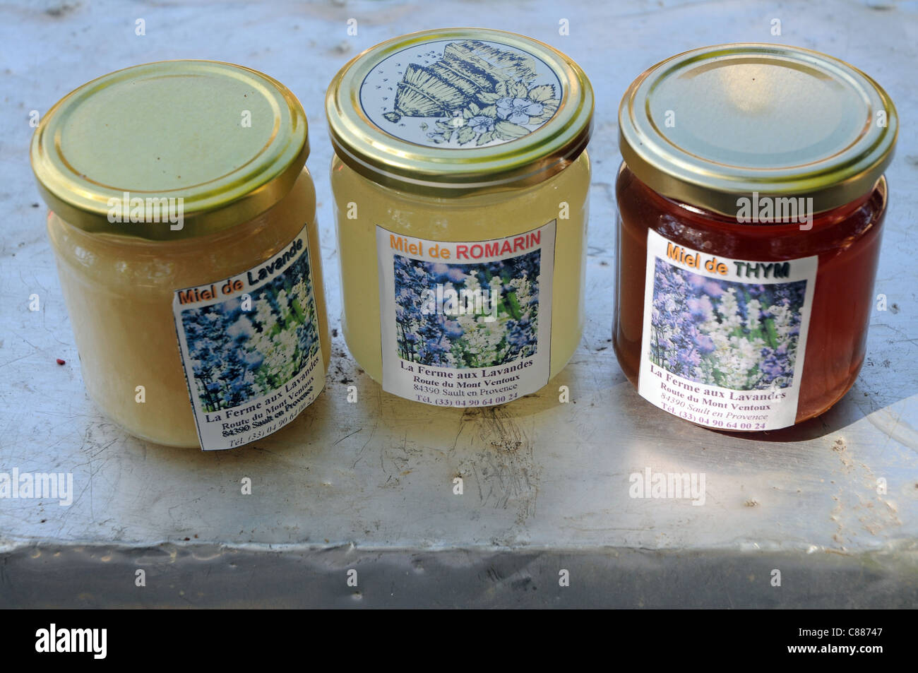 regionale Produkte aus der Provence in Frankreich - Rosmarin, Thymian ...