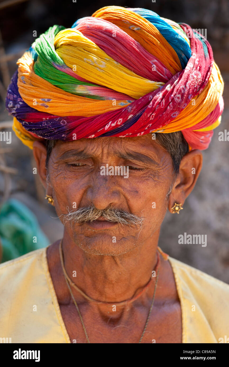 India gold jewellery -Fotos und -Bildmaterial in hoher Auflösung – Alamy
