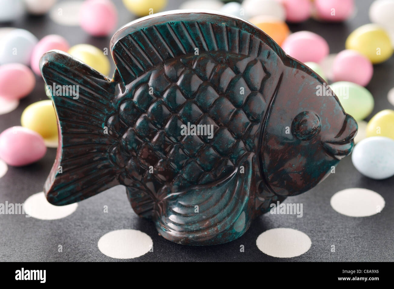 Chocolate fish -Fotos und -Bildmaterial in hoher Auflösung – Alamy