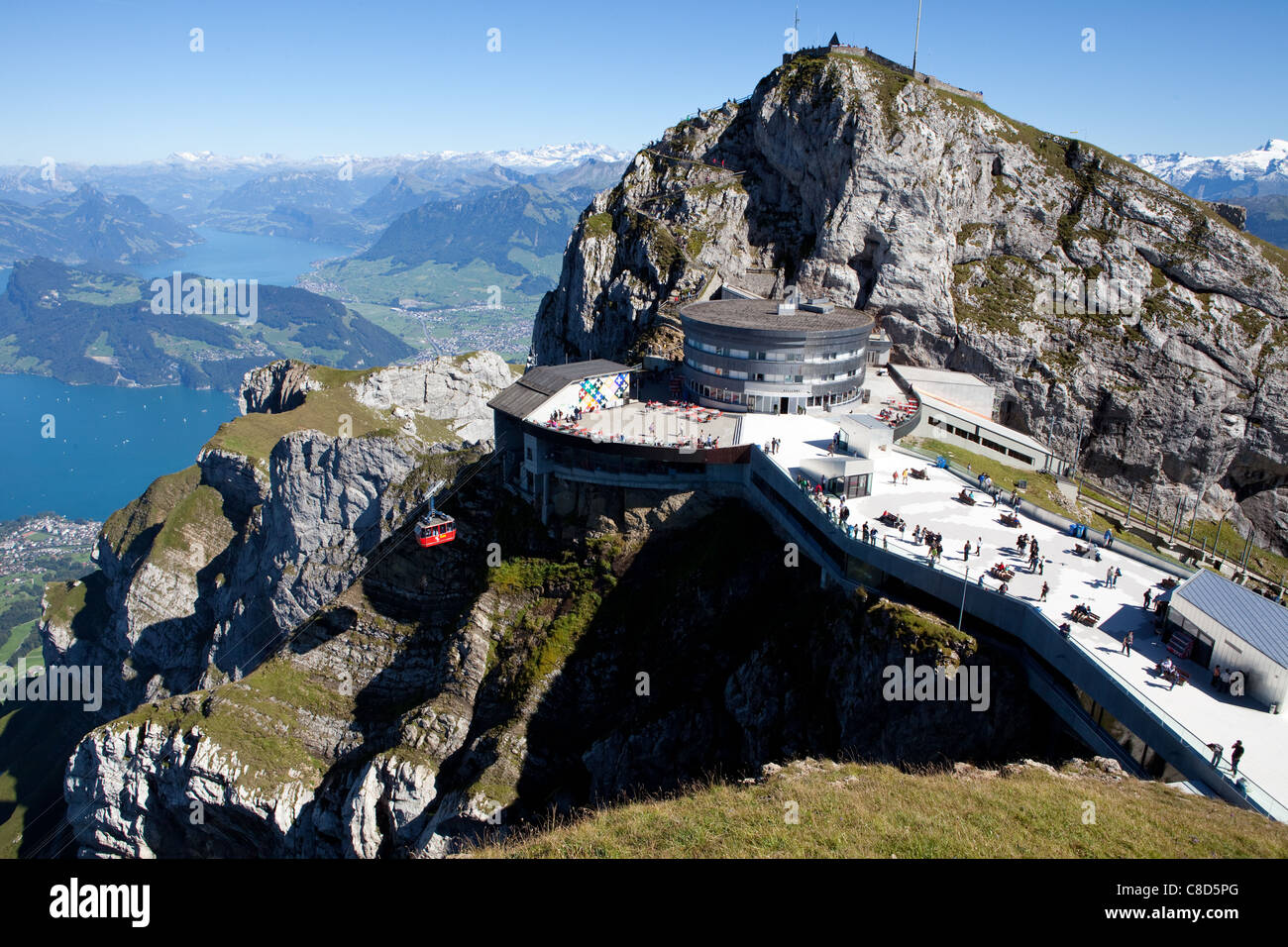Pilatus cable car view -Fotos und -Bildmaterial in hoher Auflösung ...