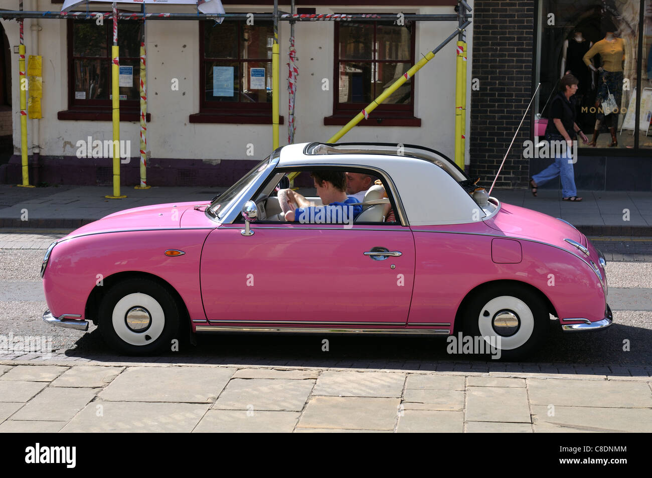 Rosa auto -Fotos und -Bildmaterial in hoher Auflösung – Alamy