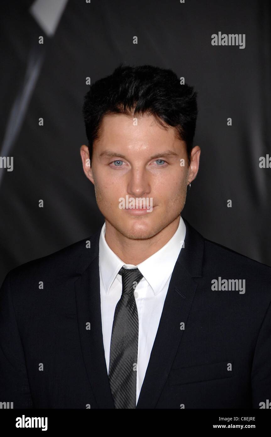 Toby hemingway in time premiere -Fotos und -Bildmaterial in hoher ...
