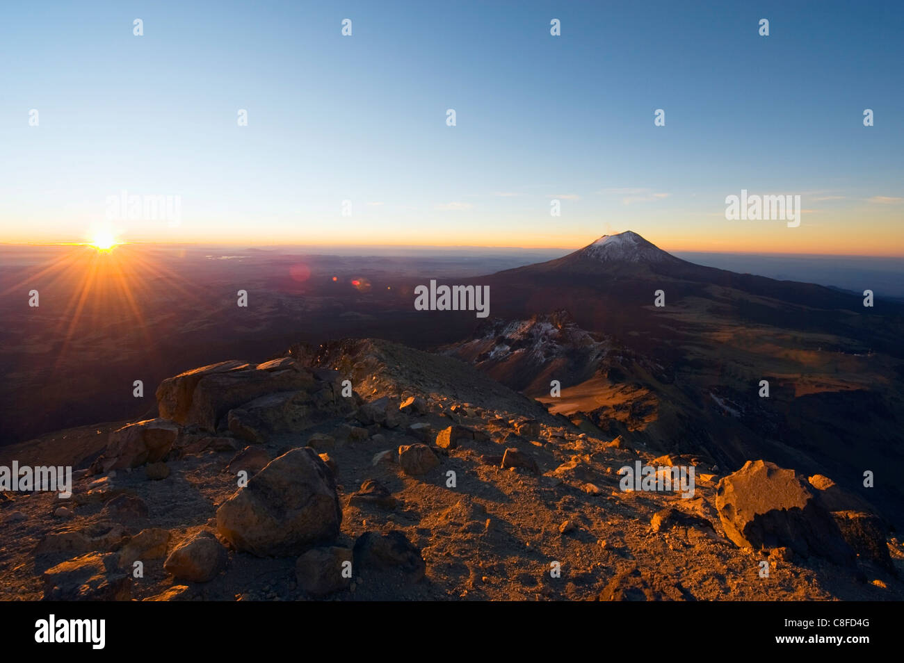 Popocatepetl vulkan und iztaccihuatl vulkan -Fotos und -Bildmaterial in ...