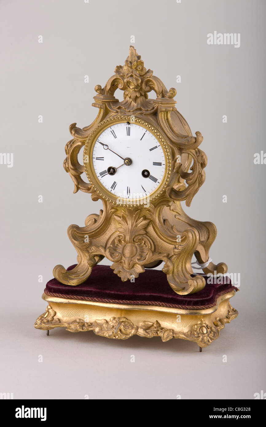 Old clocks -Fotos und -Bildmaterial in hoher Auflösung – Alamy