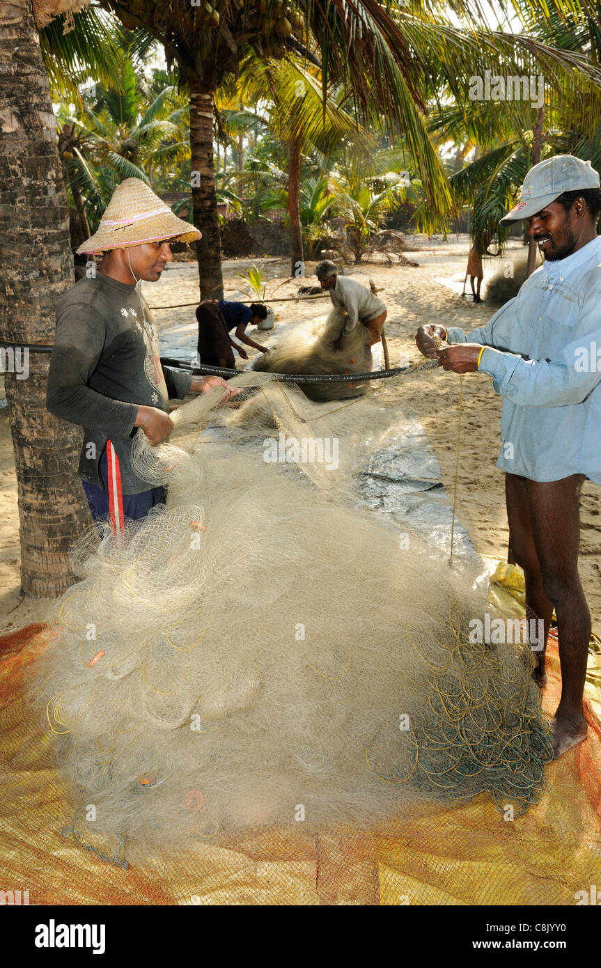 Fischer reparieren fischernetze -Fotos und -Bildmaterial in hoher ...