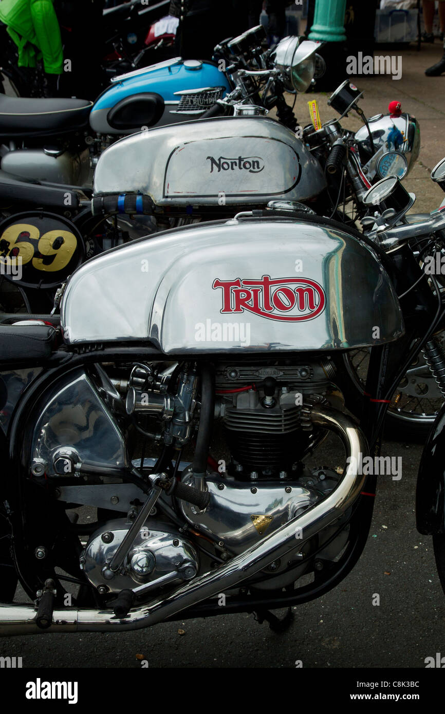 Triton motorrad -Fotos und -Bildmaterial in hoher Auflösung – Alamy