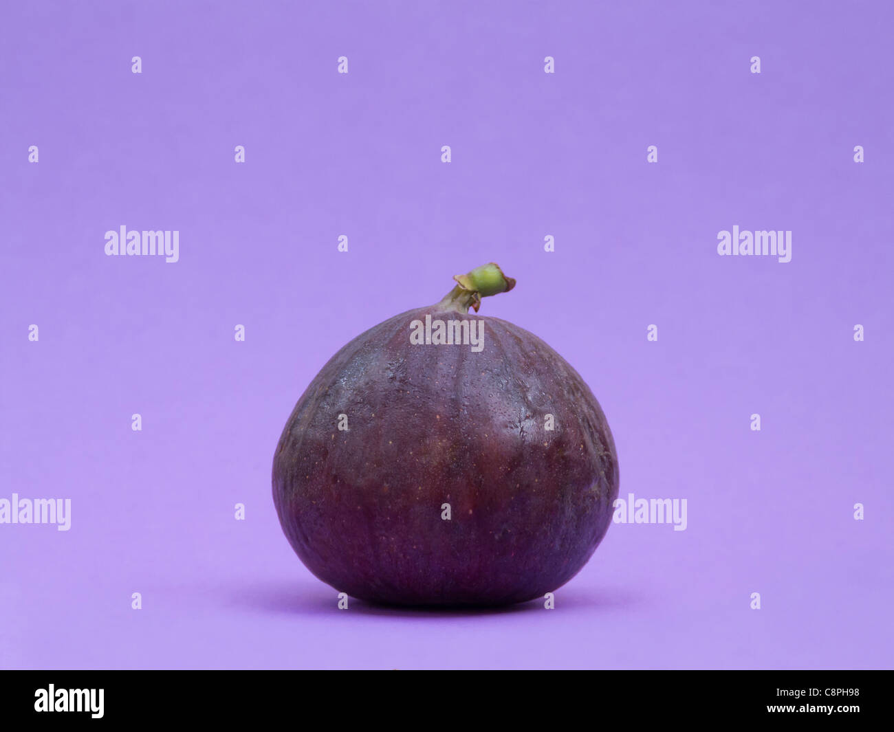 Runde lila frucht -Fotos und -Bildmaterial in hoher Auflösung – Alamy