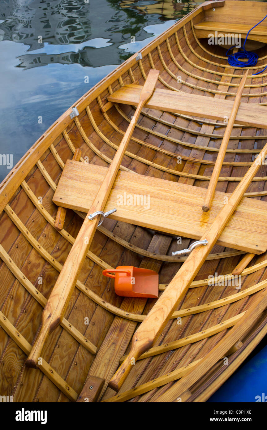 Ruderboote Aus Holz Stockfotos und -bilder Kaufen - Alamy