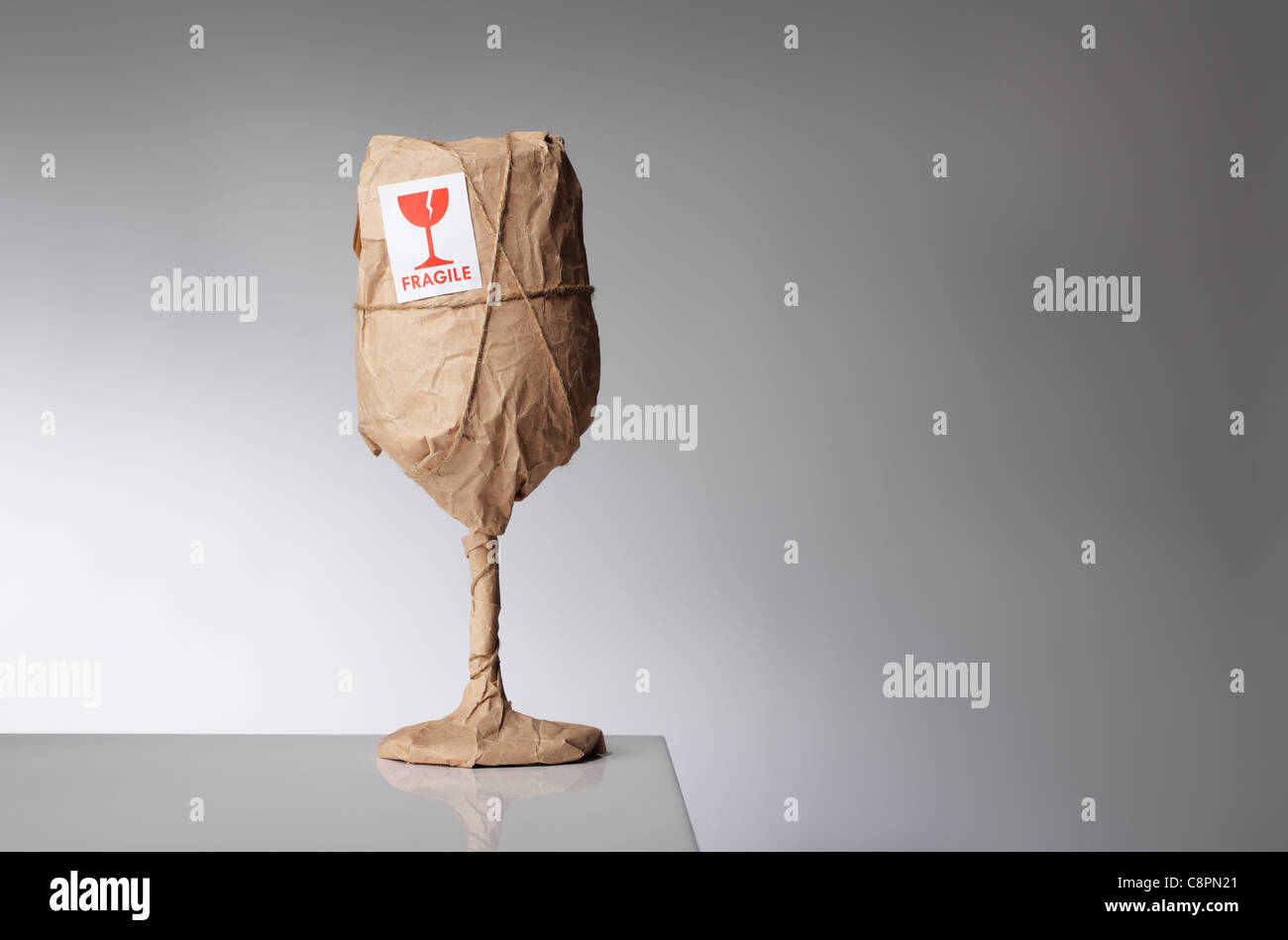 Package with fragile sticker -Fotos und -Bildmaterial in hoher ...