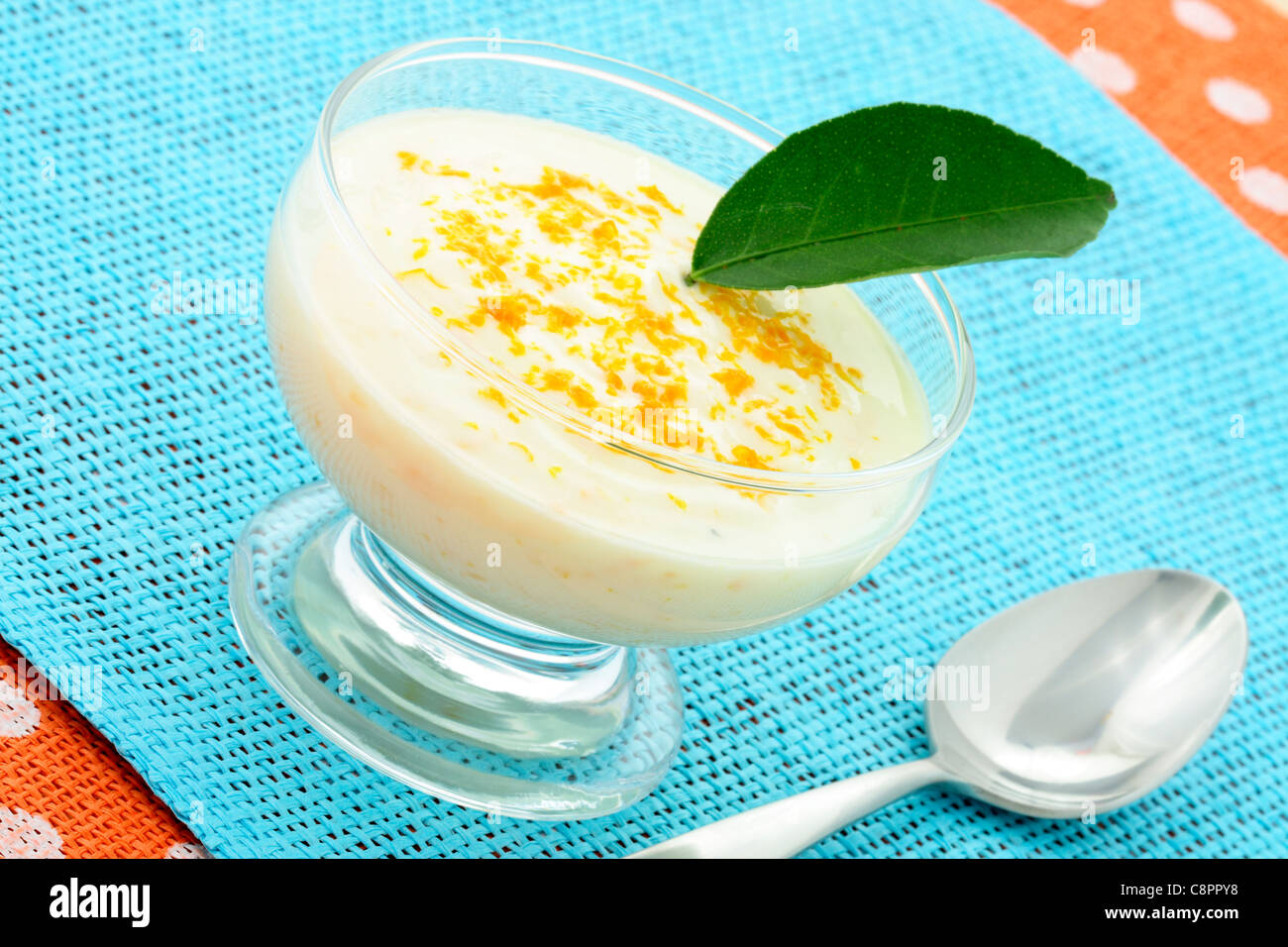 Diese locker und luftig-Mousse ist ein sehr erfrischendes Dessert nach ...