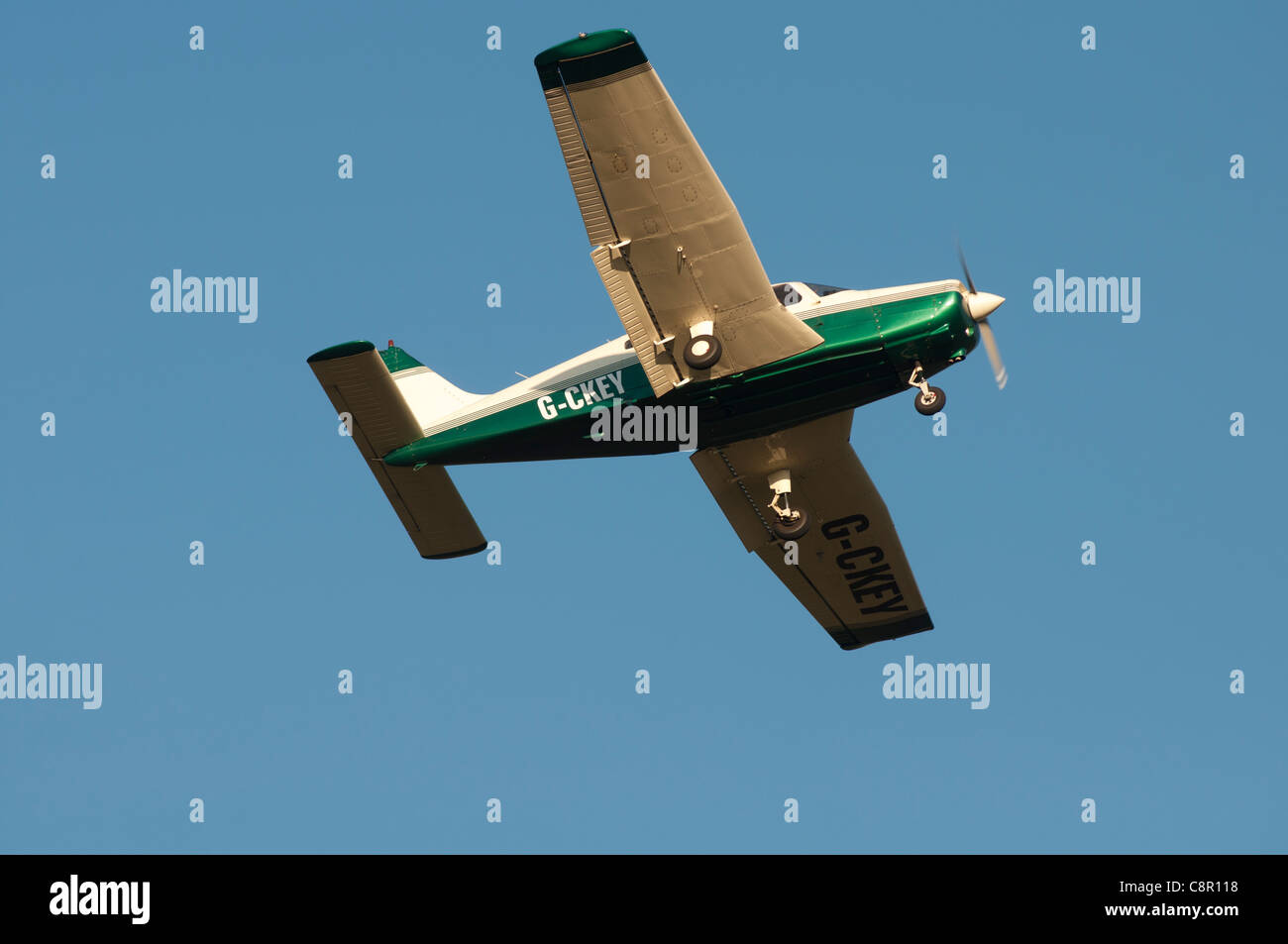 Piper pa28 krieger kleines leichtflugzeug -Fotos und -Bildmaterial in ...