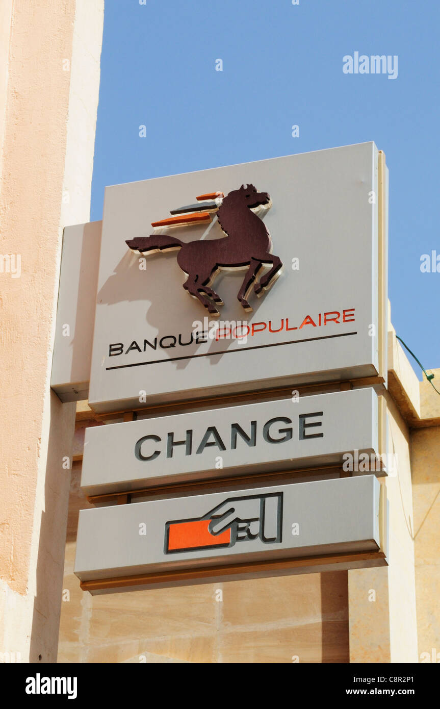 Banque populaire bank sign logo -Fotos und -Bildmaterial in hoher ...