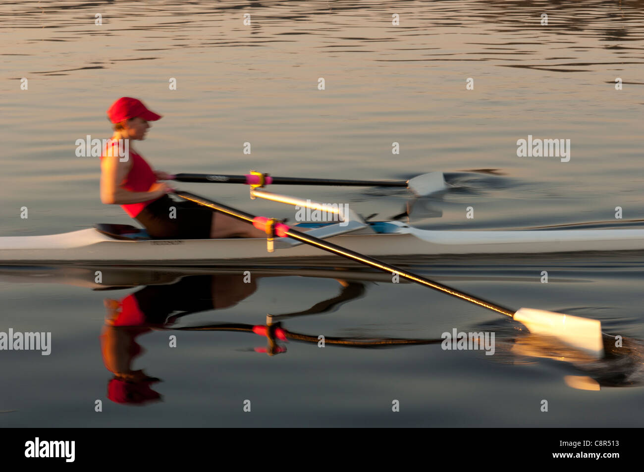 Unscharfes ruderboot -Fotos und -Bildmaterial in hoher Auflösung – Alamy