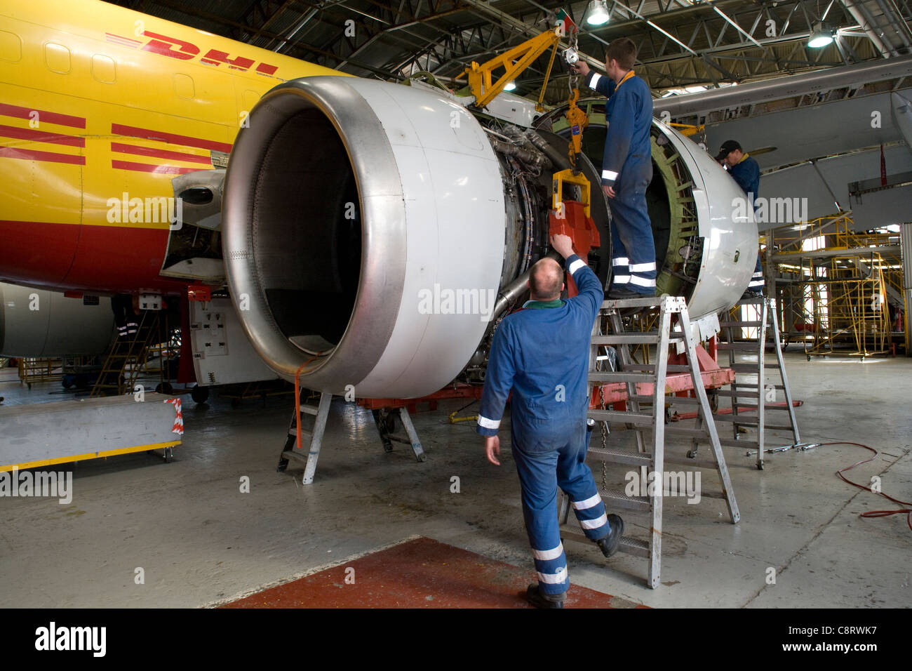 Boeing 757 fan jet engine maintenance -Fotos und -Bildmaterial in hoher ...