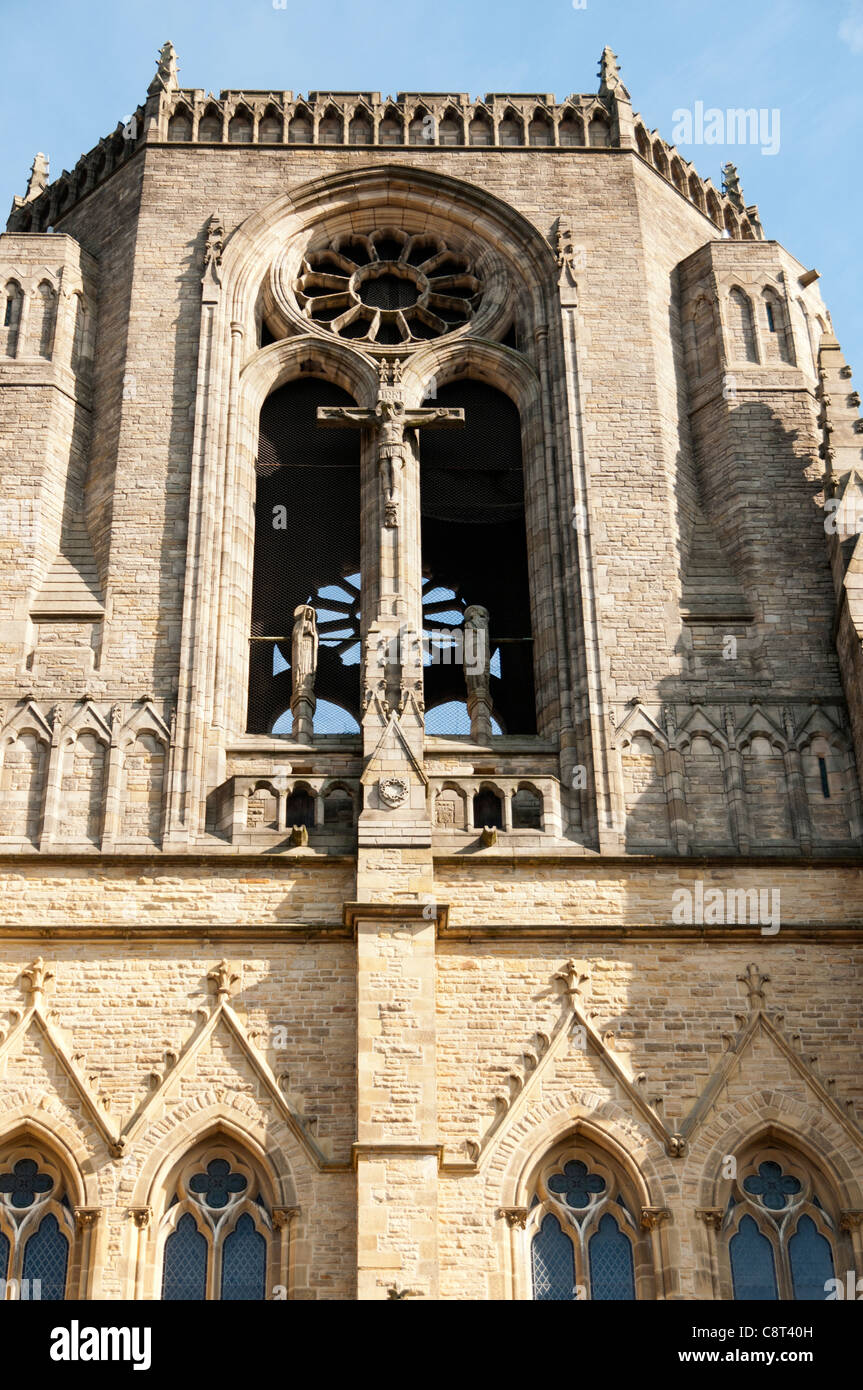 Kirchturm der kirche des heiligen kreuzes -Fotos und -Bildmaterial in hoher Auflösung – Alamy