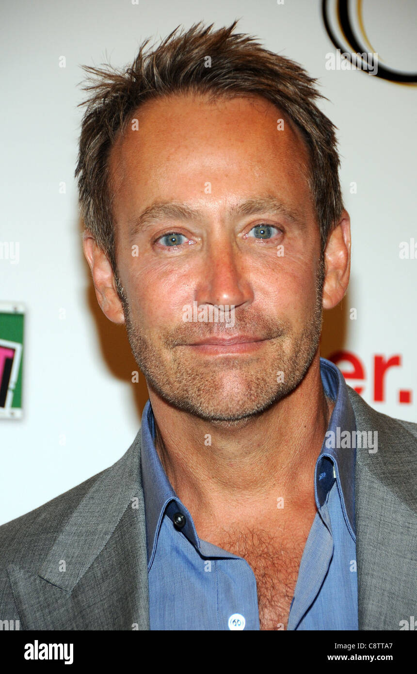 Peter Marc Jacobson in die Teilnehmerliste für die Weltpremiere von 8 ...