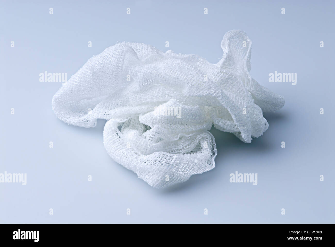 Gauze bandage -Fotos und -Bildmaterial in hoher Auflösung – Alamy