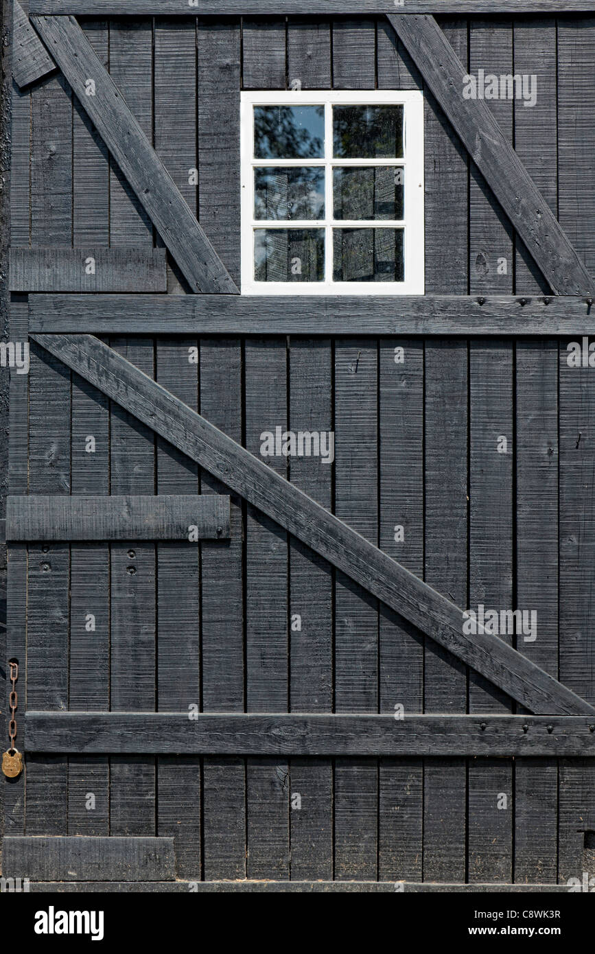 Scheunentor design -Fotos und -Bildmaterial in hoher Auflösung – Alamy
